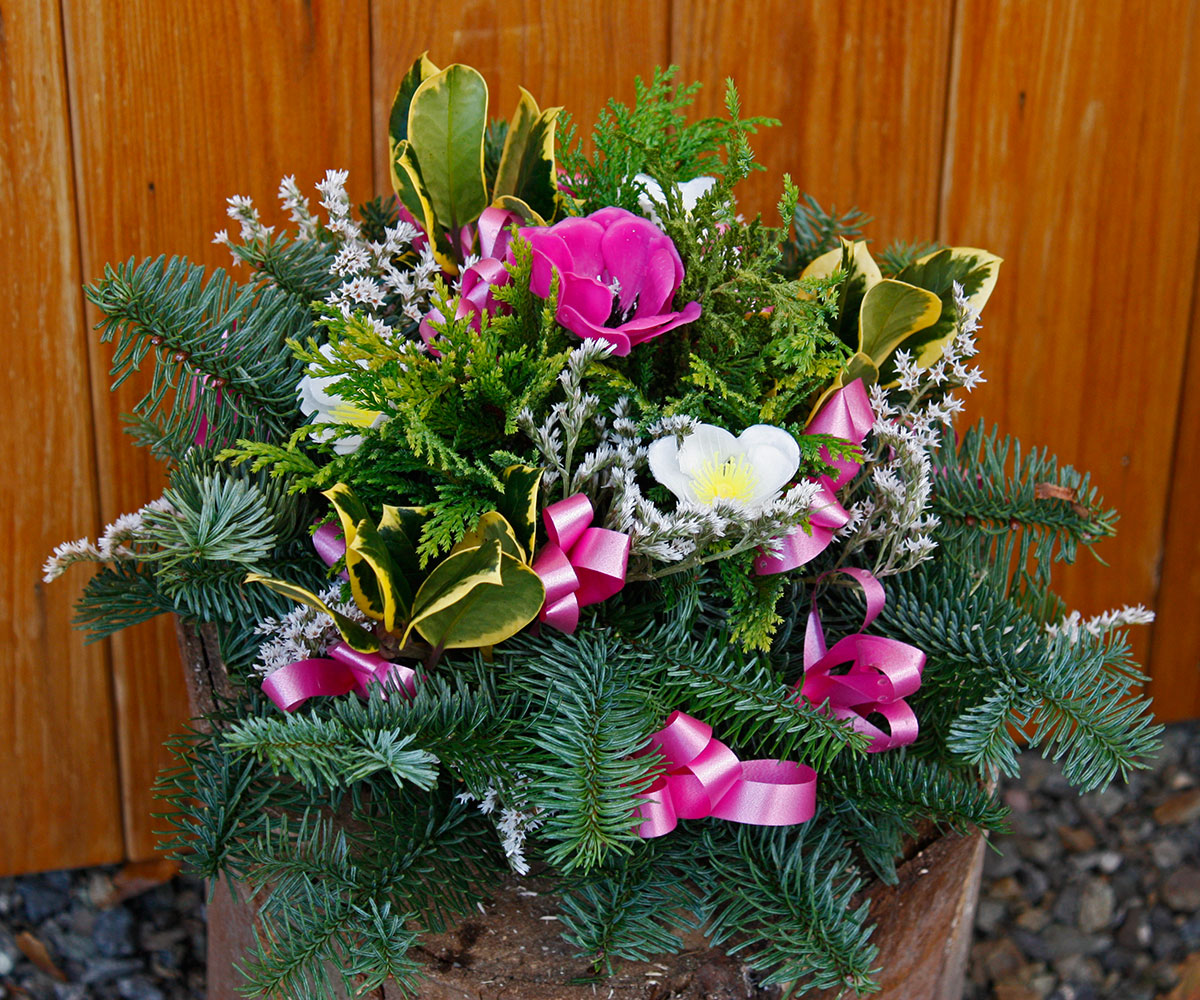 Fresh Christmas Posies - Lyonshall Nurseries and Garden Centre ...