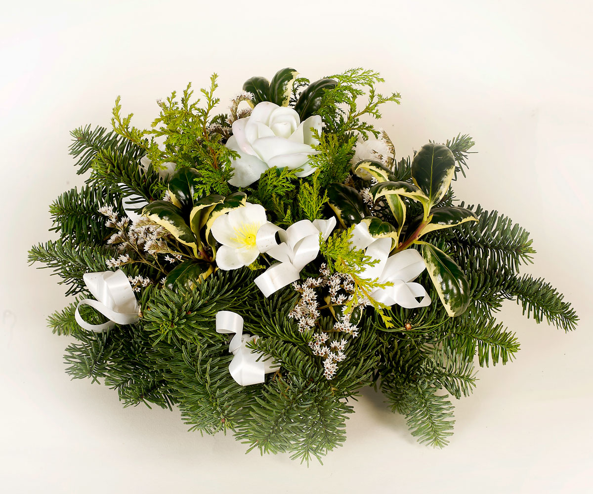 Fresh Christmas Posies - Lyonshall Nurseries and Garden Centre ...